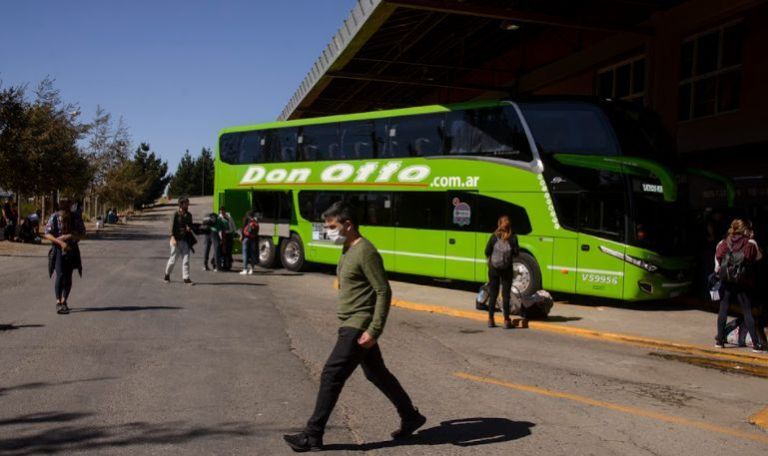 Comenzaron a llegar micros de larga distancia a Bariloche: Cuáles son ...
